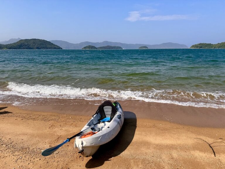Kayaking in Sai Kung in Hong Kong - Outdoor Adventure Sampler